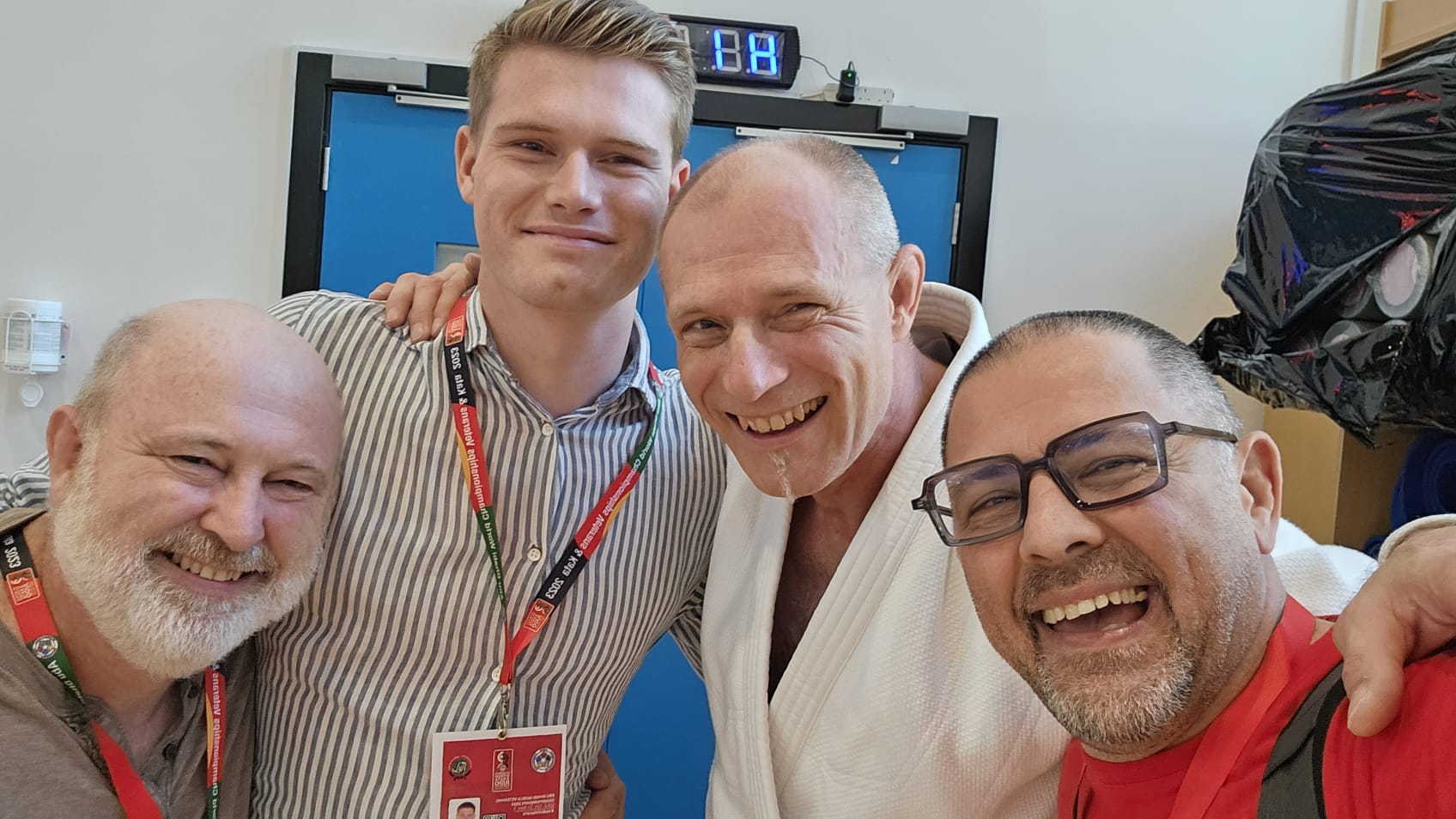 WK Kata & WK Veteranen in Abu Dhabi: Dirk Vandevoort Wereldkampioen ...